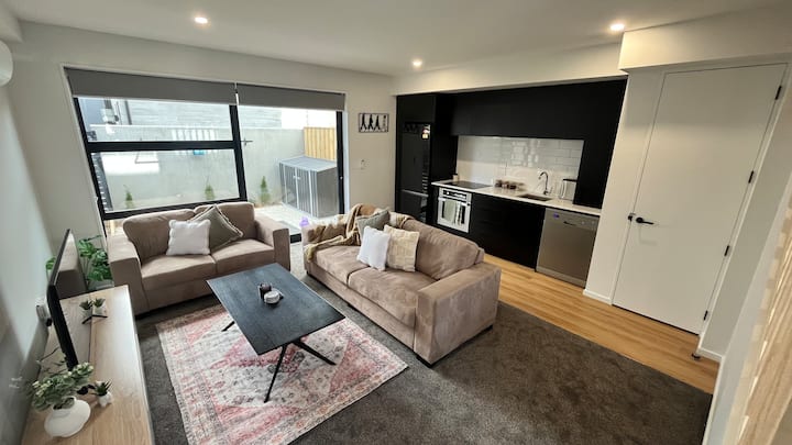 Luxury 2-bed Townhouse | Cbd Stadium View - Christchurch