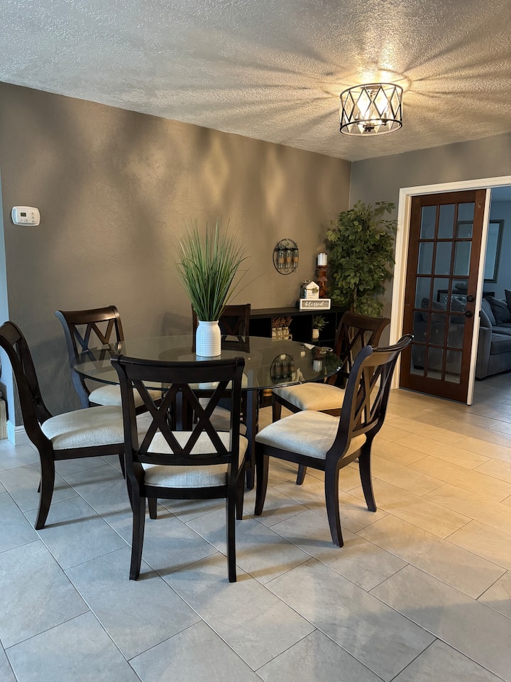 Betty’s Cozy Haven - Plantation, FL