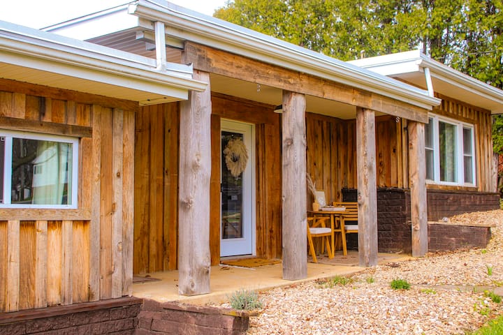 Friendly City Stay Hot Tub! New! - Bridgewater, VA