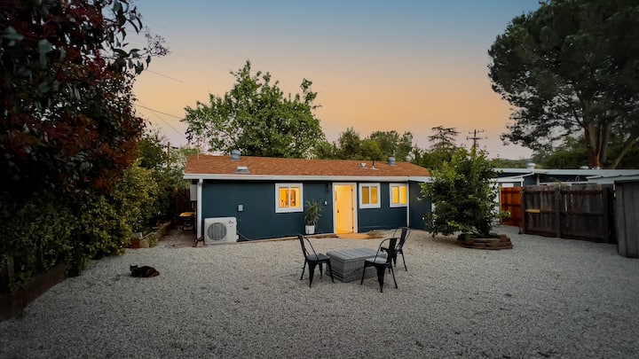 Cozy House In The Heart Of Town - Ojai, CA