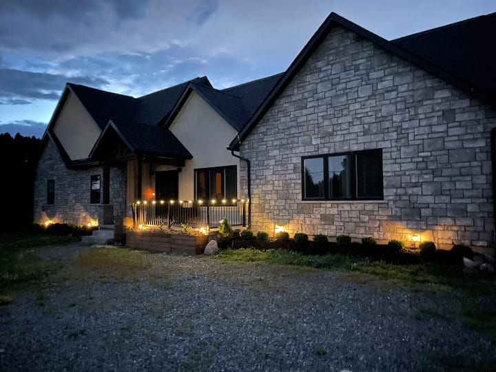 Vineyard Countryside - Niagara-on-the-Lake