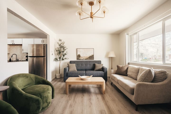 Spacious Home Near Denver W/ Game Room • Sleeps 10 - Thornton, CO