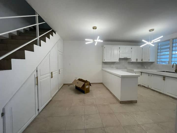 Freshly Renovated 3br Townhouse - Port-au-Prince