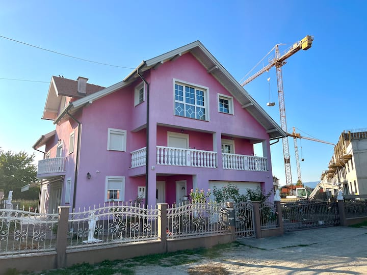 Velika Kuća Sa 3 Spavaće Sobe - Zagreb