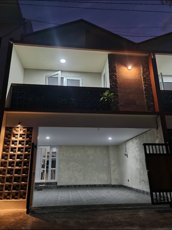 Entire House W/ Mountain And Ricefield View - Denpasar