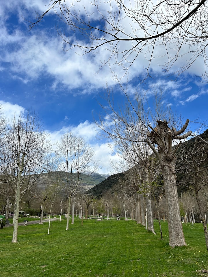Parcela De Camping En El Río - Llavorsí