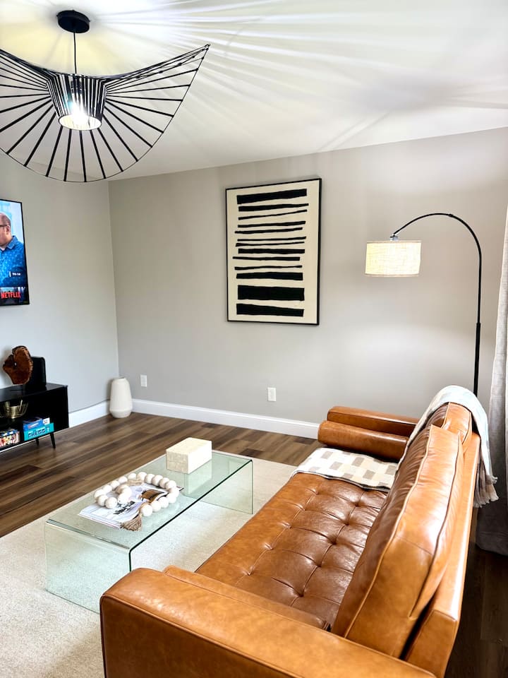 Cozy Apt 4 Bedroom Parking Wifi Convenient - Freeport, NY