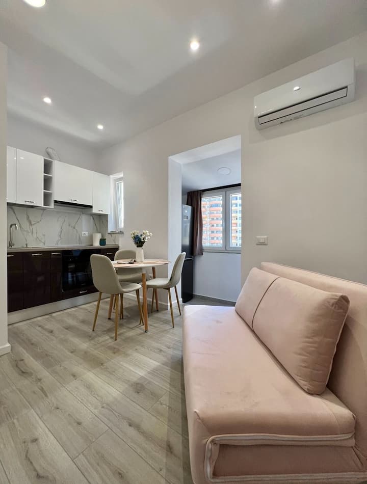 Newly Renovated Gem In Tirana Center - Tirana