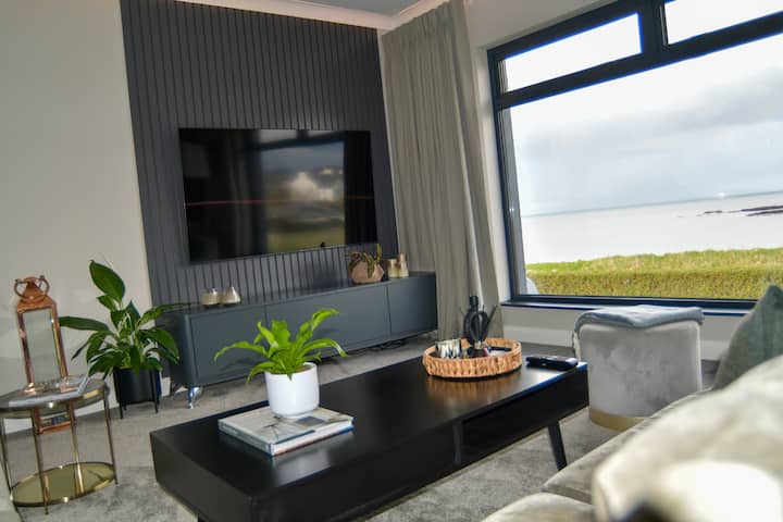 Elegant Coastal Hideaway In Portballintrae - Portballintrae