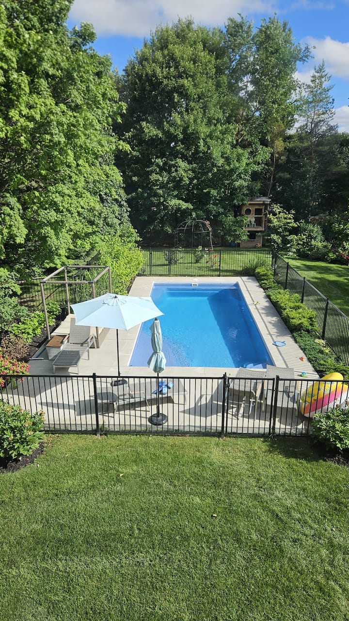 Luxury 4br Home With Heated Pool And Full Privacy - Bolton