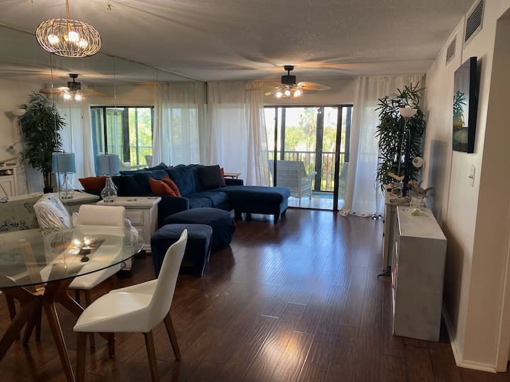 Island Coastal Cozy Condo - 2 Beds & 2 Baths! - Blue Heron Beach, Fort Pierce