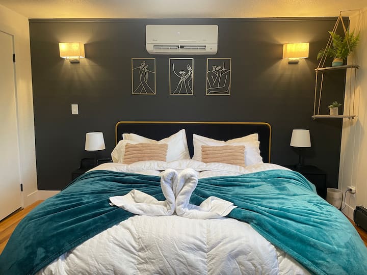 Creek House | Clean, Spacious * Near Cu * Hot Tub - Boulder, CO