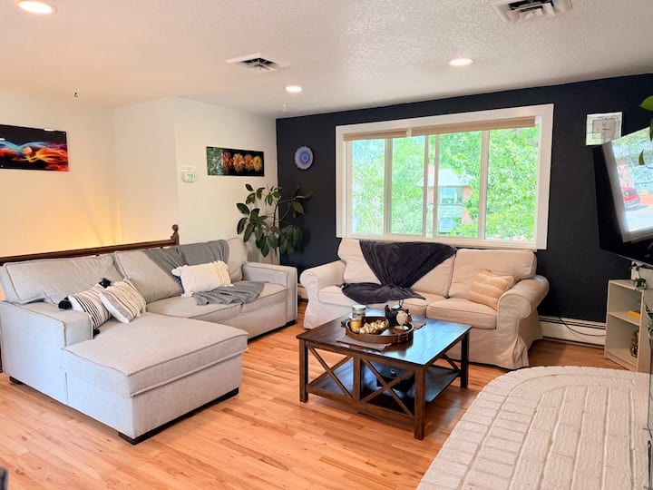 Spacious Family Retreat*hot Tub*game Room* Near Cu - Boulder, CO