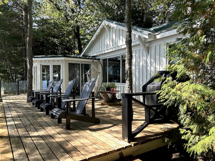 Lake And Sunrise Views That Create Family Memories - Bracebridge