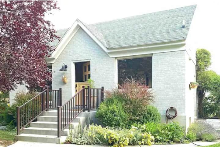 Provo Shakespeare District Basement Apartment - Provo, UT
