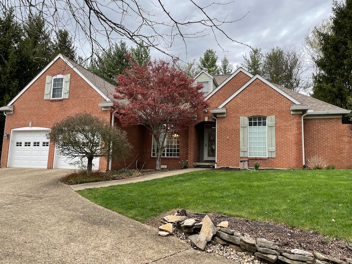 Spacious Brick Home Near Stadium - Bloomington, IN
