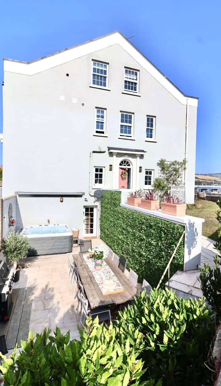 Spacious Beachfront Home In Shaldon, Sleeps 13-17 - Exmouth