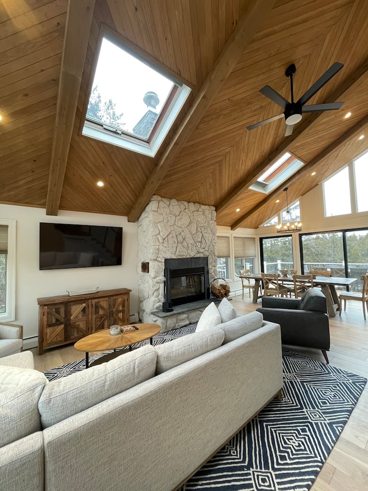 Lakeside Home With Fireplace - Hudson, NY