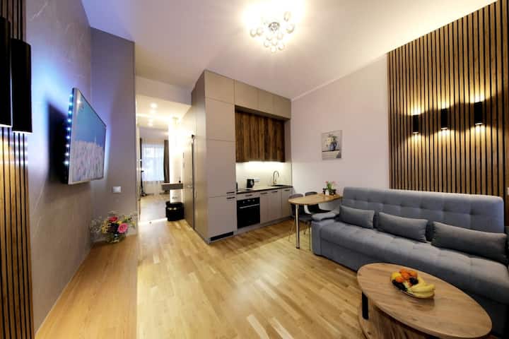 Free Parking | Elegant, Modern Apartment - Riga