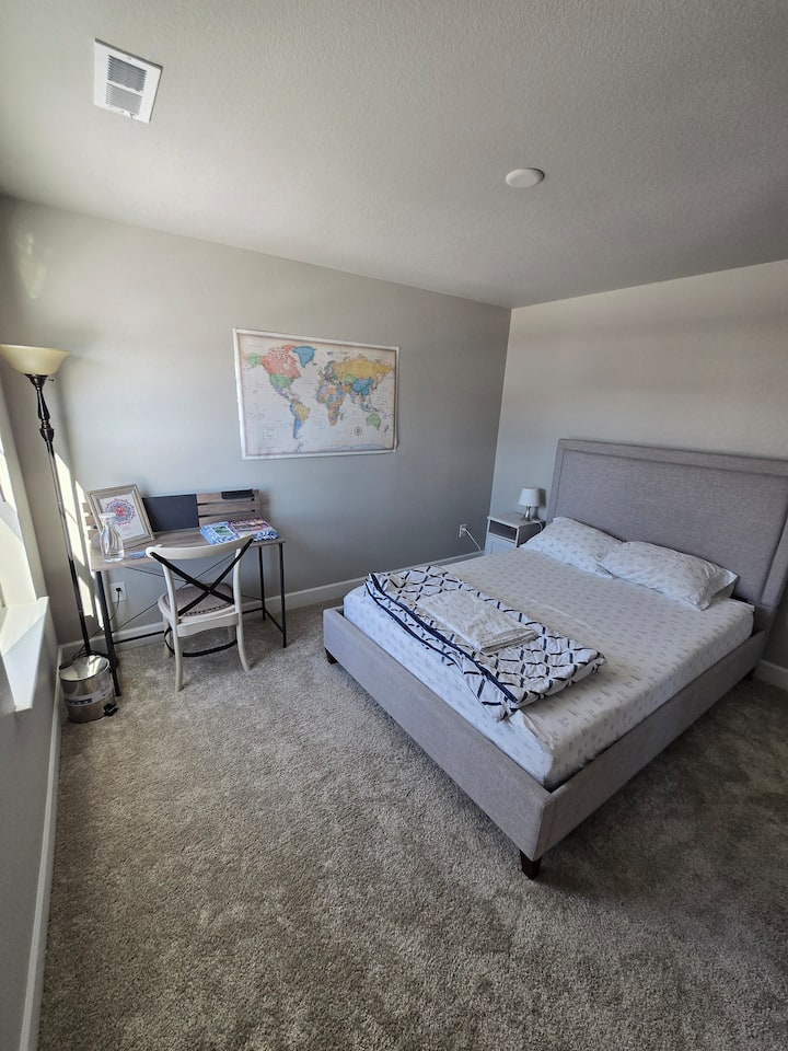 Den At Castle Rock! - Castle Rock, CO