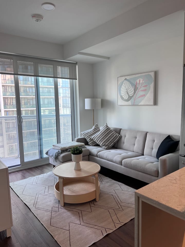Downtown Condo Near Square One - Mississauga