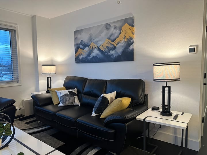 Newly Remodeled Downtown Apt. - Anchorage, AK