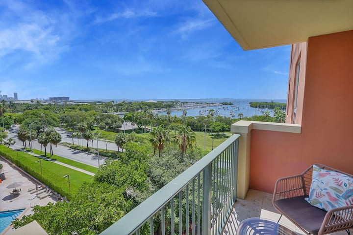Modern Bay View Balcony In The Grove Free Parking - Coral Gables, FL