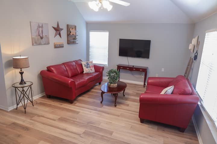 Home By The Harbor - Rockwall, TX