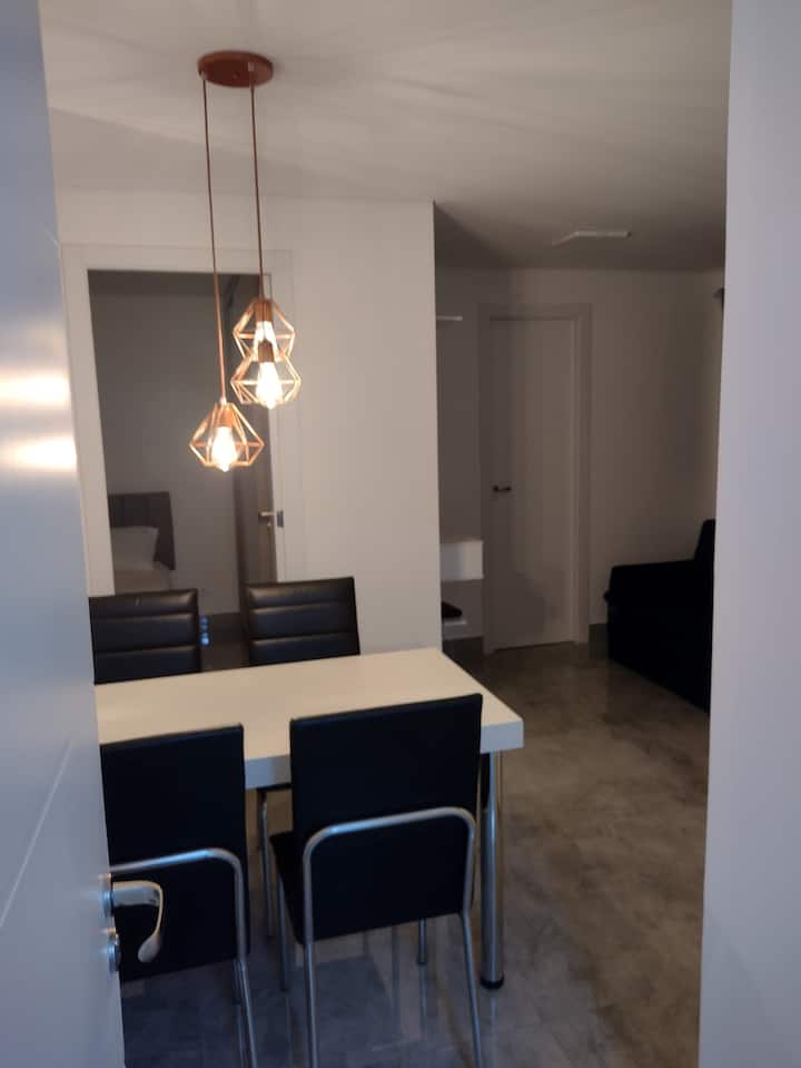 Studio Novíssimo Para 4 Pessoas Com Garagem -