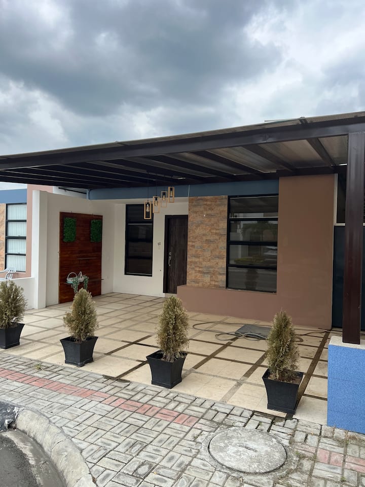 Una Casa Nueva áRea Segura - Portoviejo