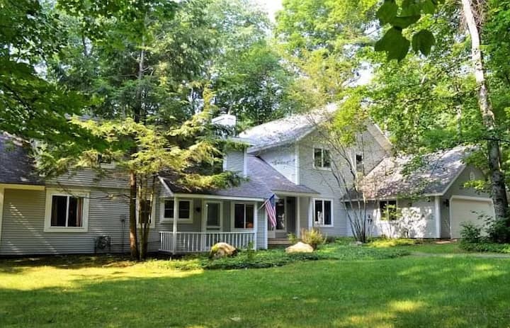 Idylwilde Paradise Awaits! - Harbor Springs, MI