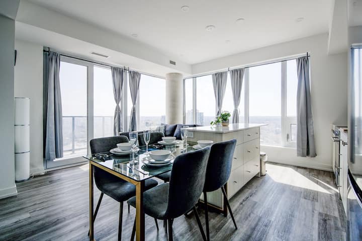 Open Concept W/ City Views - Waterloo, Ontàrio, Canadà