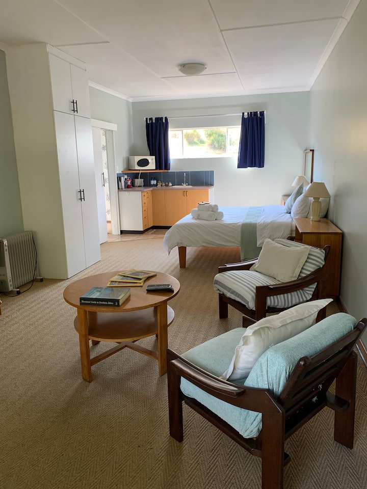 Tumble In Guesthouse, Underberg - Room 1 - Himeville
