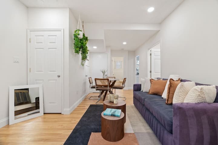 Cozy Reston Basement Suite - Reston, VA