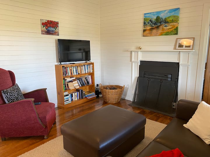 Coorumbene Cottage - Adelong