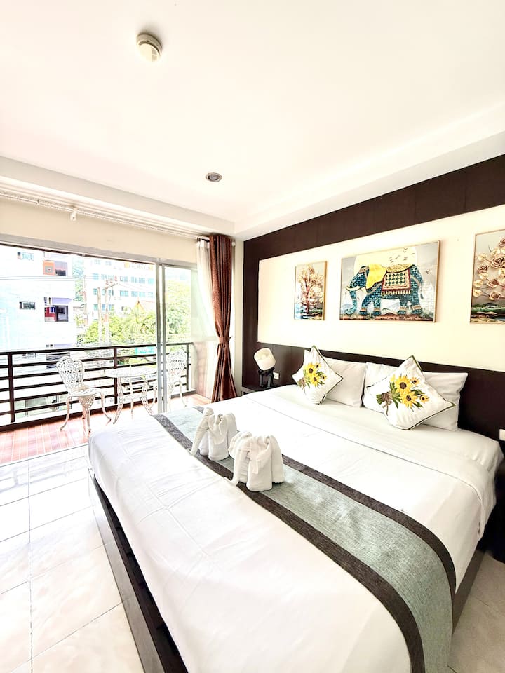 Thai Classic House Deluxe Room - Patong Beach