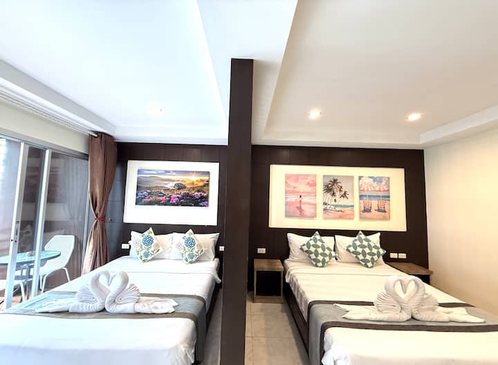 Thai Classic House Family Room - パトンビーチ