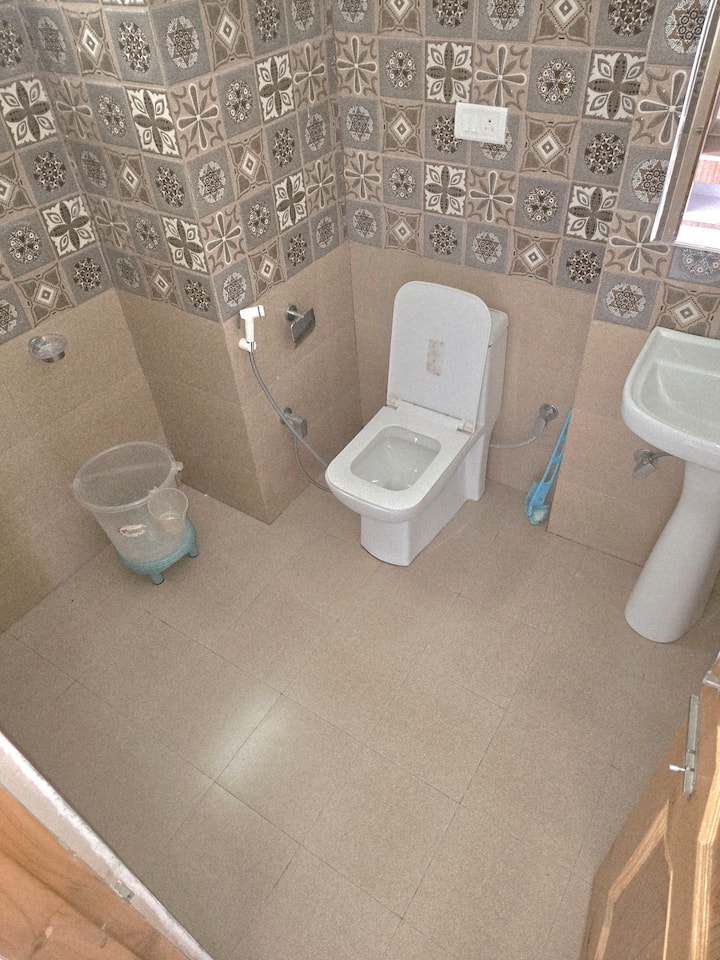 Aadesh Villa Room Mountain View 4 - マナリ