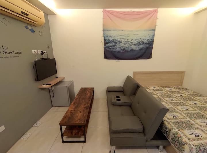 靠近逢甲，水湳，舒適客廳，陽台曬衣洗衣～ - 우르 구