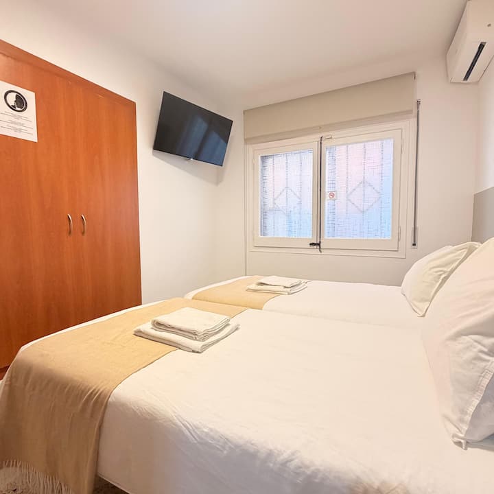 Double-sdb Privée Avec Baignoire-budget - Lloret de Mar