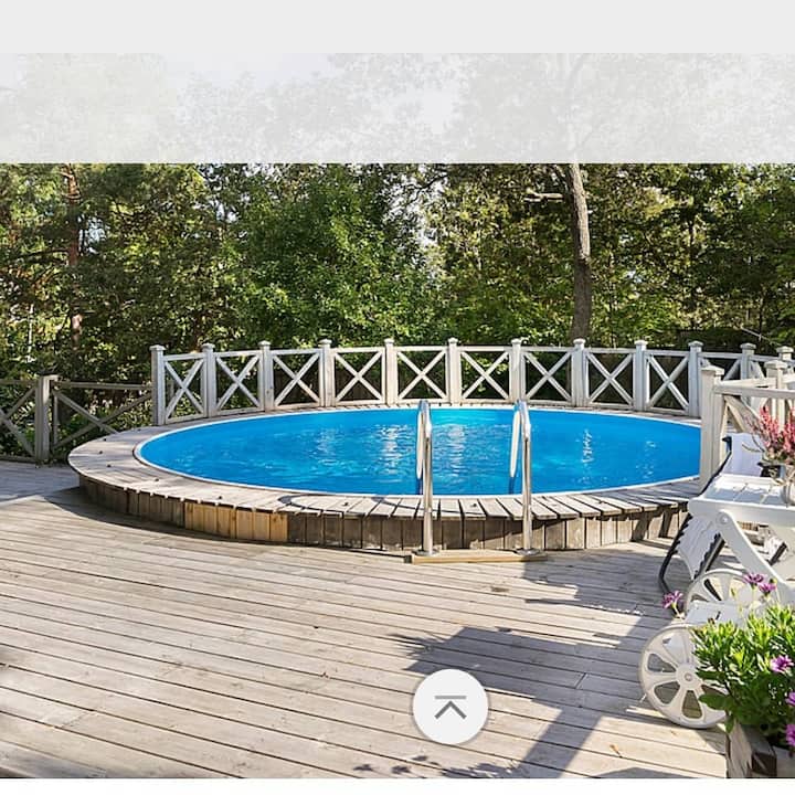Villa Nära Havsbad Och Med Uppvärmd Pool - Saltsjöbaden
