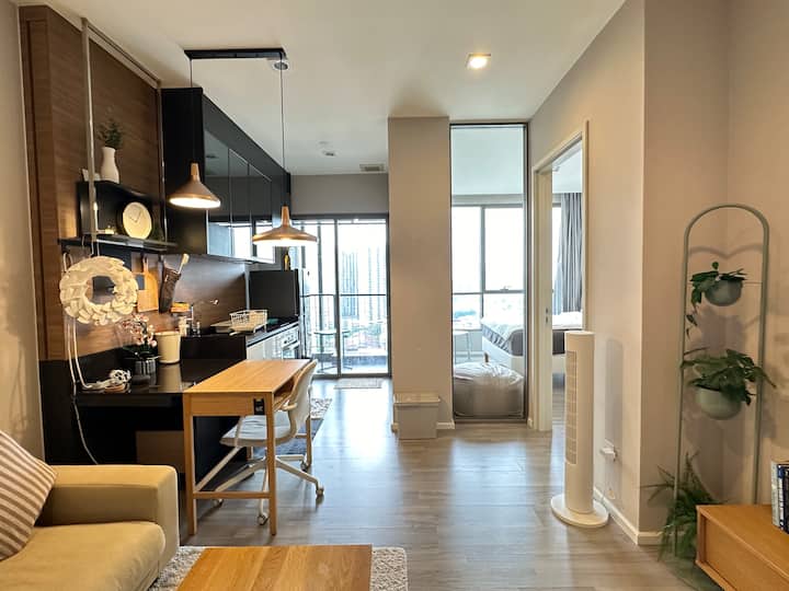 Homey Room In Sathorn’s Lively Neighborhood. - Bangkok