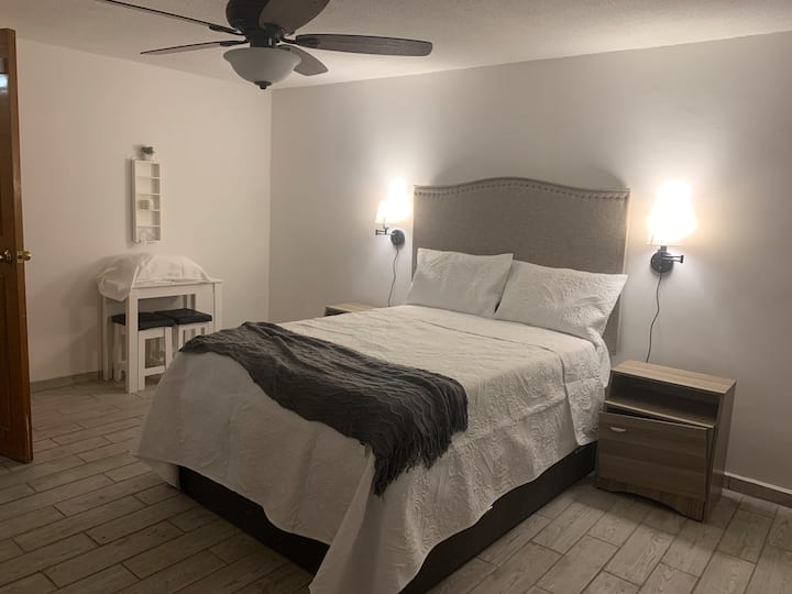 Suite Mima (Cochera Techada Con Portón Automático) - Aguascalientes