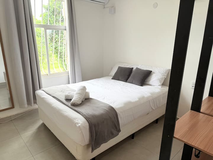 Apartamento De Dois Quartos E Reformado Na Asa Sul - Brasília