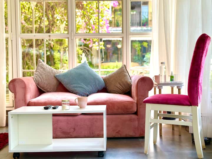 Romantic Glass Suite With Garden View - Lonavla