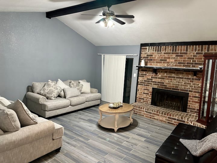 Spacious Home In Fort Smith - Fort Smith, AR