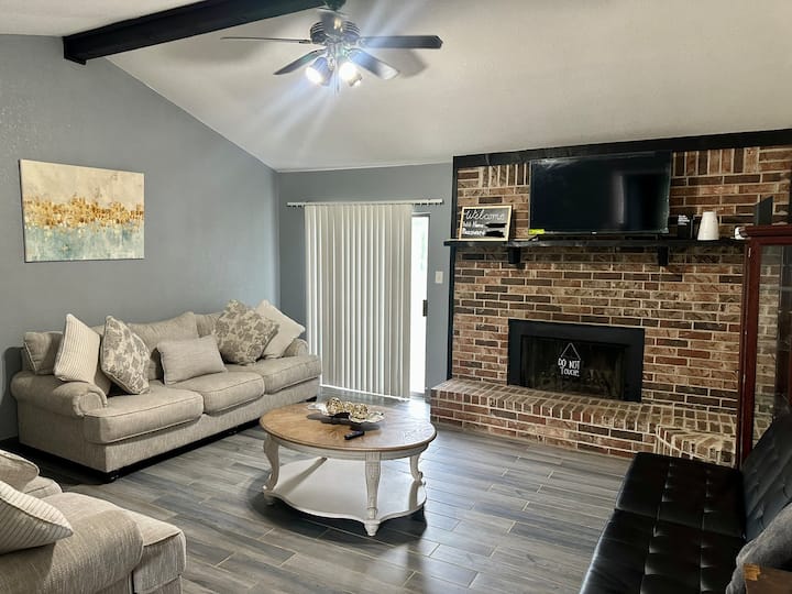 Spacious Home In Fort Smith - Fort Smith, AR