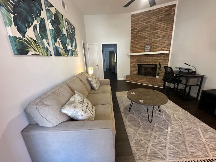 Cozy Oasis Minutes From Campus - Tallahassee, FL