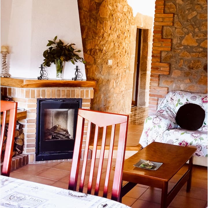 Escapada De Invierno Con Chimenea Y Encanto. - Montseny