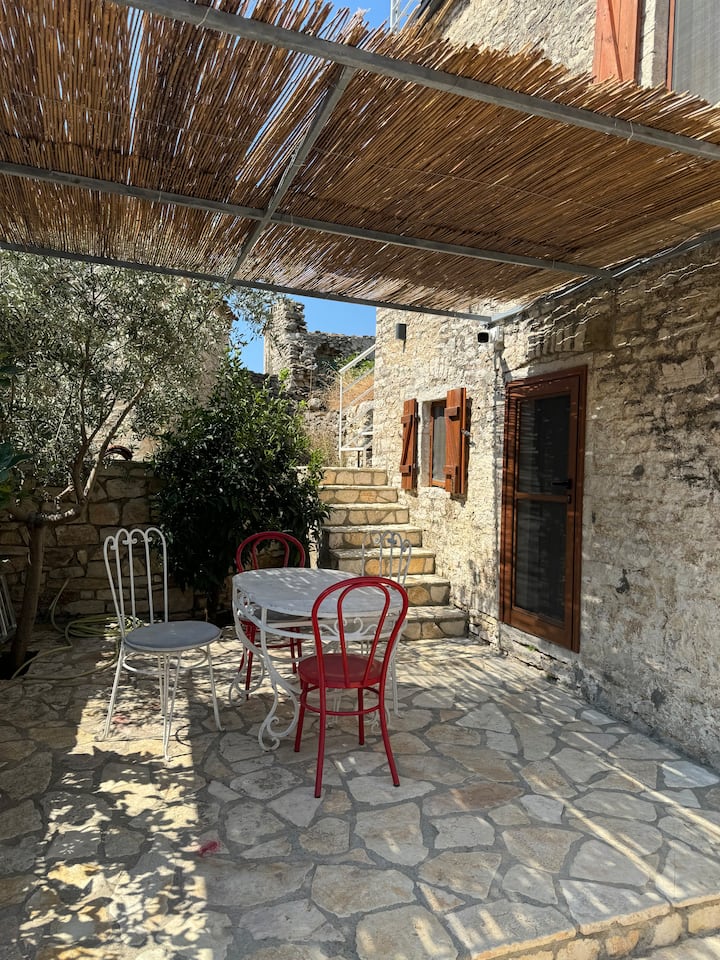 Vila, Upper Qeparo - Qeparo